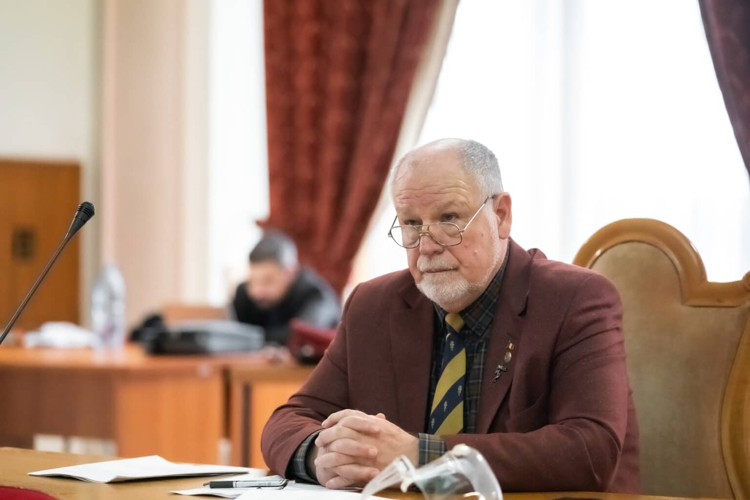 Mircia Chelaru (AUR) îi cere generalului SRI, Anton Rog, să își ...