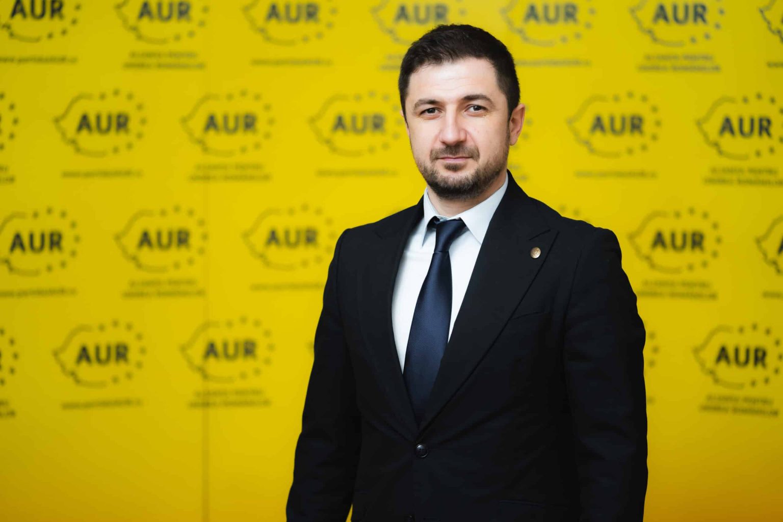 Adrian Axinia (AUR): "Ciucă și Ciolacu au vrut să pară eroi, dar în ...